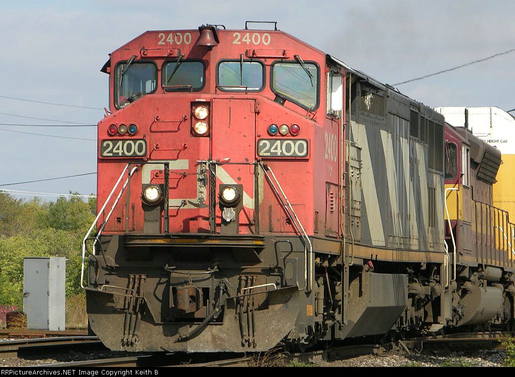 CN 2400